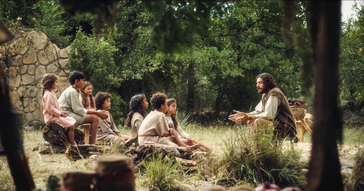 Jesus blesses the children - Jesus.net